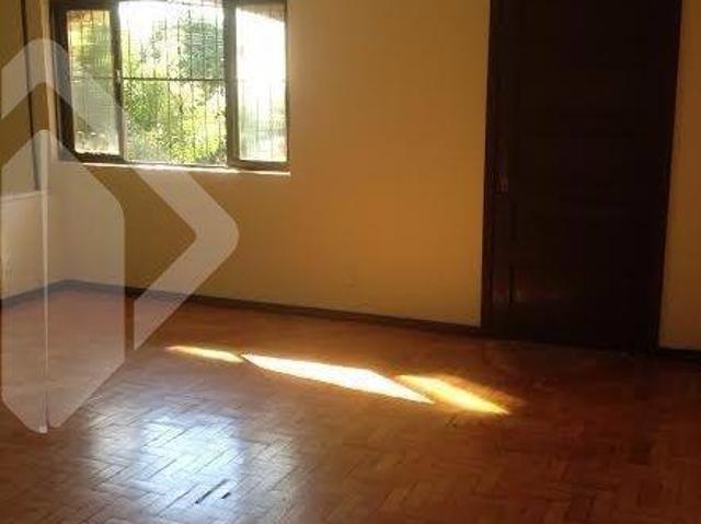 CASA COM MUITO ESPAÇO!