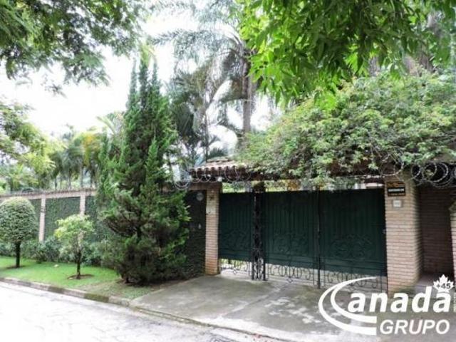 Casa Com Muito Espaco, Em Rua Fechada e Muito Tranquila!