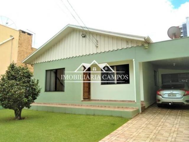 CASA COM ÓTIMA LOCALIZAÇÃO NO CENTRO DE TOLEDO