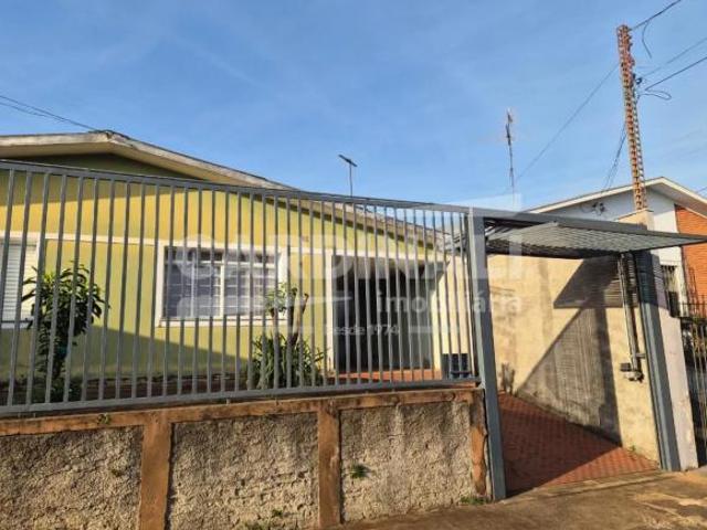 Casa com ótima localização, a 5 minutos do centro da cidade