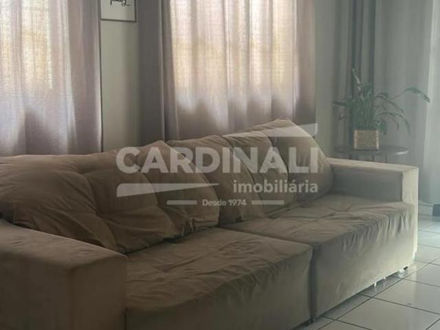 Casa com ótima localização, com piscina e acesso fácil para o centro