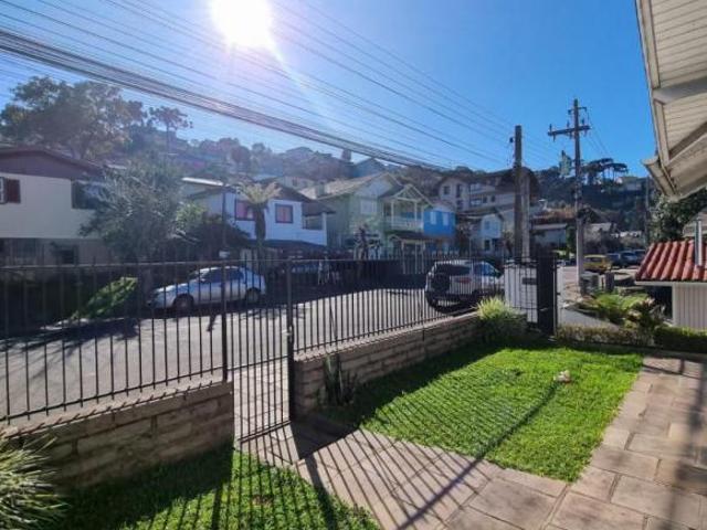 Casa com ótima localização em Gramado