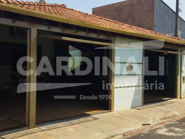 Casa com ótima localização, próximo a escolas e creches