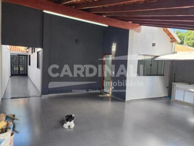 Casa com ótima localização próximo escola e centro