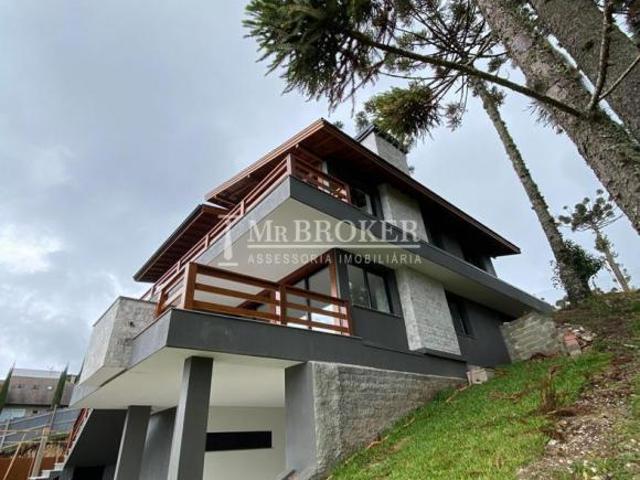 CASA COM ÓTIMA POSIÇÃO SOLAR
