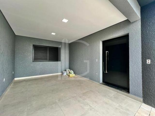 CASA COM ÓTIMO ACABAMENTO COM 2 SUÍTES EM CONDOMINIO FECHADO ITAPETININGA