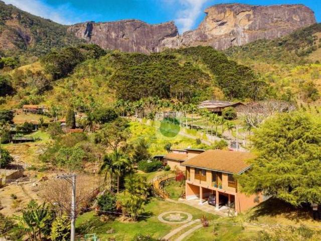 Casa com ótimo padrão aos pés da pedra do Baú à venda 250 m² por R$ 2.800.000 Paiol Grande São B