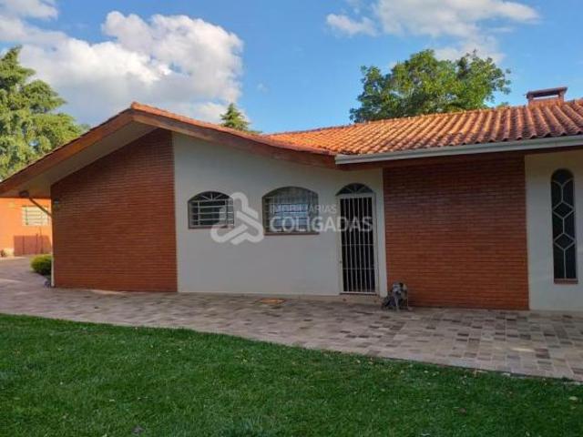 CASA COM ÓTIMOS TERRENOS