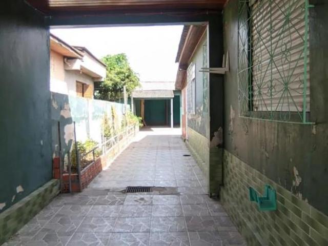 Casa com pátio, 2 dormitórios, Avenida Vinte e Um de Abril bSarandi