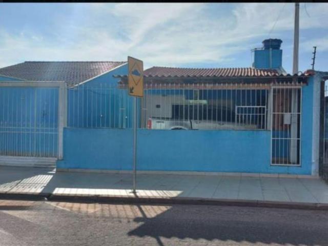 Casa com pátio em Cachoeirinha