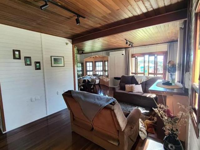Casa com patio fechado bairro Sesi Canela RS