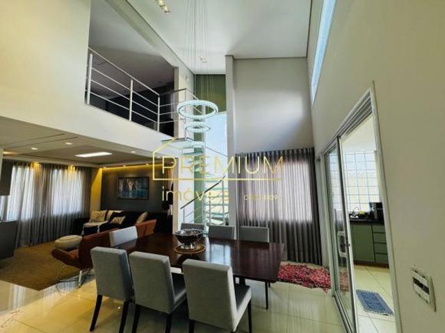 Casa com pé direito alto para comprar no Reserva da Serra Jundiaí