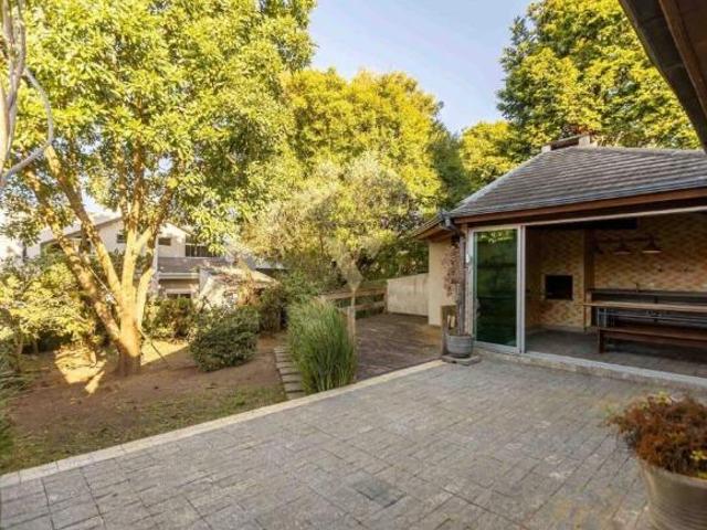 Casa com Perfil Corporativo no Vista Alegre | 330 m² | Ideal para Escritório, Clínica ou Sede Empres