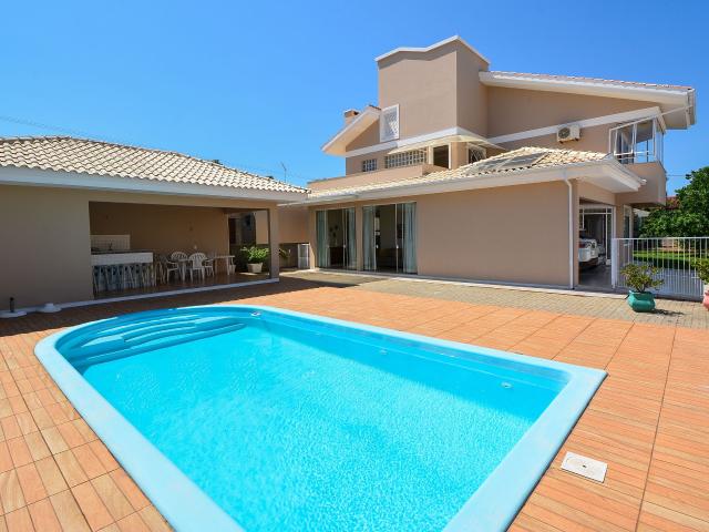 Casa com Piscina Morro das Pedras SDI014