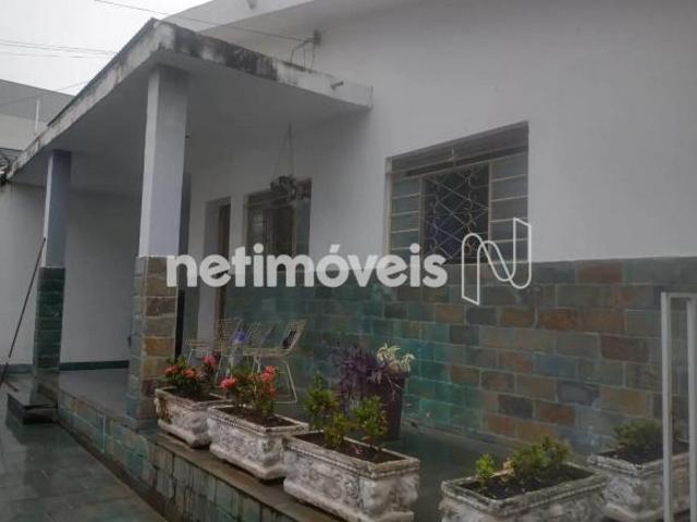 Casa com piscina na melhor localização no Renascença