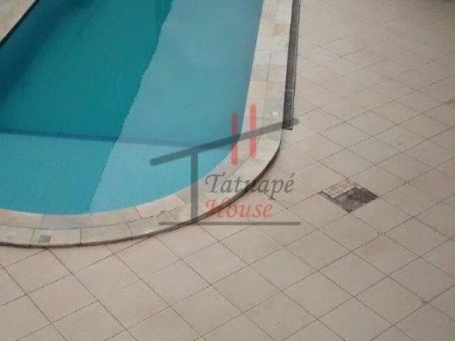 Casa com piscina na vila formosa