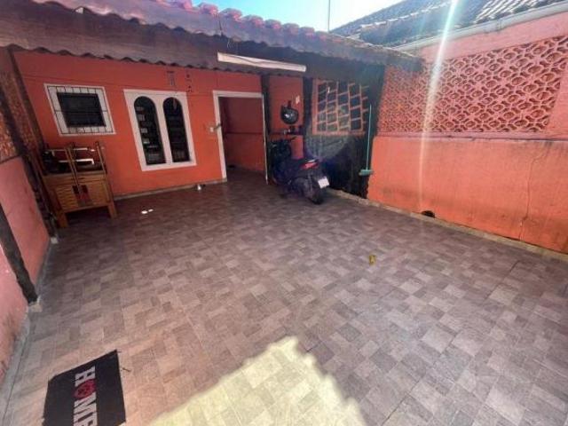 Casa com Piscina no Maracanã