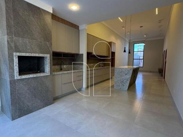 Casa com Piscina no Bairro Terra Verde · 3 Quartos · Marília