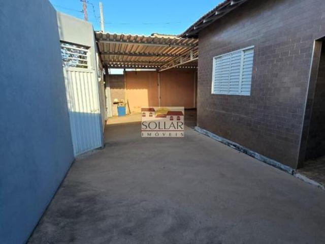 CASA COM PISCINA NO BAIRRO BELA VISTA