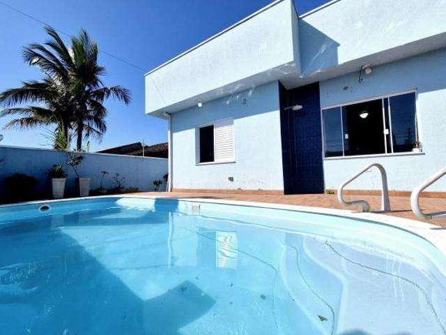 Casa com piscina no bairro Cidade Nova Peruíbe