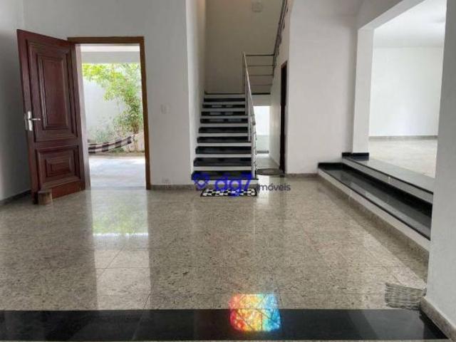 Casa com piscina no Condomínio Gramado Granja Viana