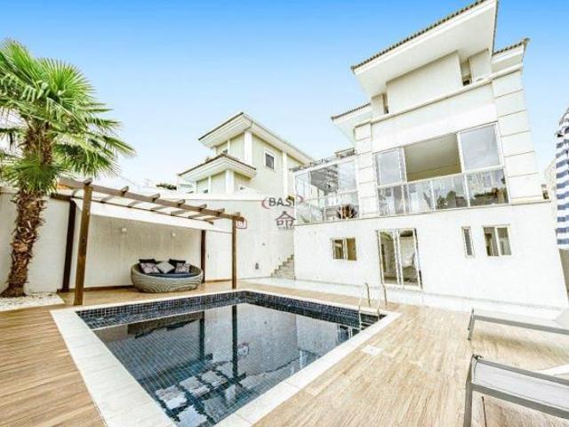Casa com piscina no condomInio Le Parc, 4 suItes, 4 vagas