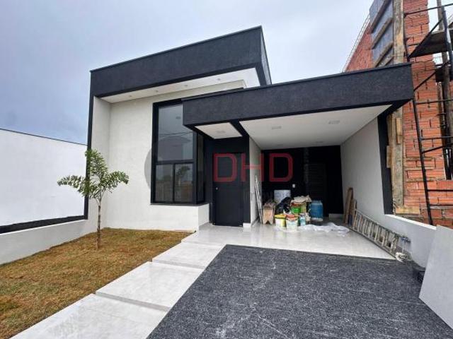 Casa com piscina no Condomínio Reserva Ipanema