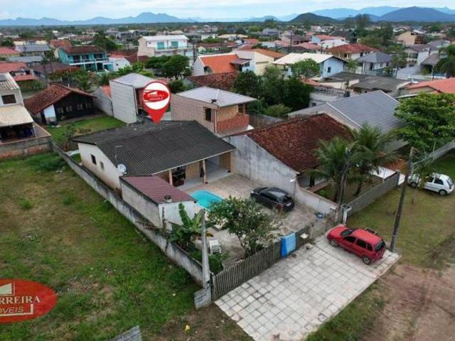 Casa com Piscina no Coroados