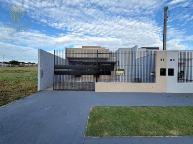 Casa com piscina no Jardim Munique por R$ 720 mil