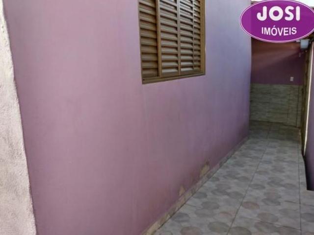 Casa com Piscina no Jd. Primavera