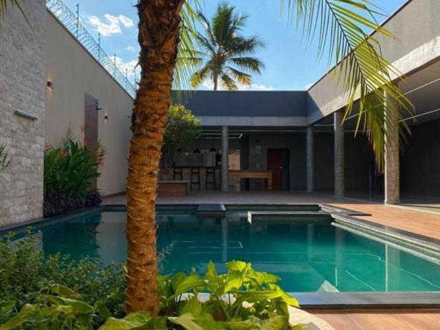 Casa com Piscina no Residencial Recanto do Bosque – 343m²