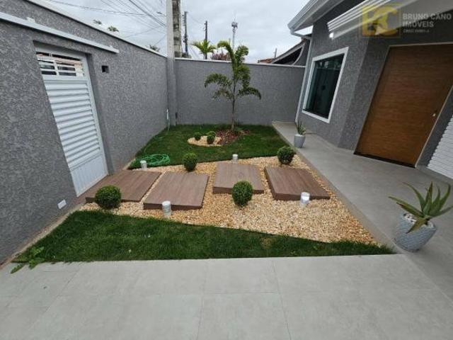 Casa com piscina a 200 metros do mar à venda Oasis Peruíbe/SP