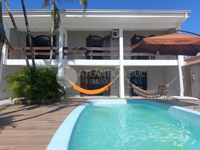 Casa com piscina a 240 metros do Mar em Santa Terezinha, Pontal do Paraná