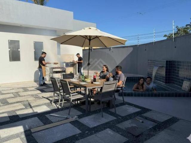 Casa com piscina á 2500m do mar Nova Itanhaém/SP