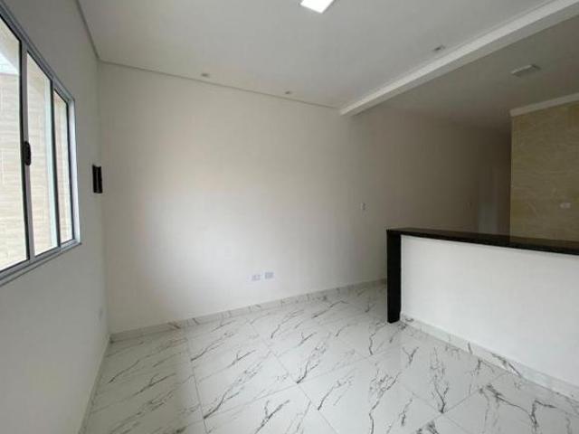 Casa com Piscina a 300 metros da Praia de Mongaguá