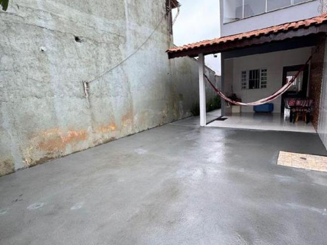 Casa com Piscina a 300 Metros da Praia no Balneário Loty