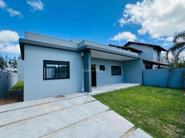 Casa com piscina à 450 metros do mar