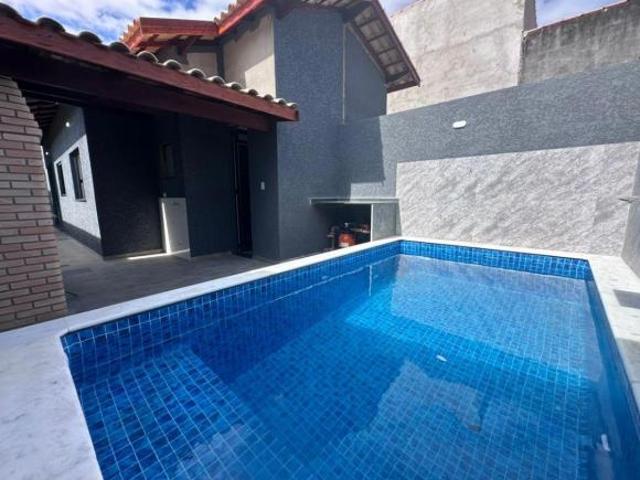 Casa com Piscina a Apenas 400 Metros da Praia em Itanhaém