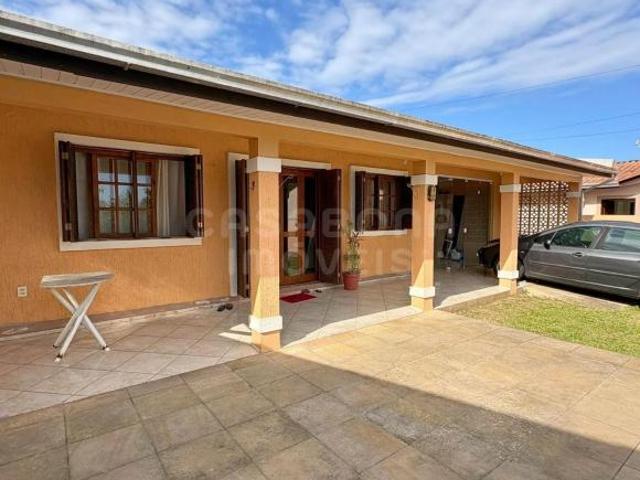 Casa com Piscina a Apenas 555m do Mar em Arroio do Sal