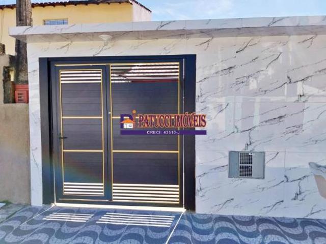 Casa com piscina a poucos metros da praia | Aceita carro