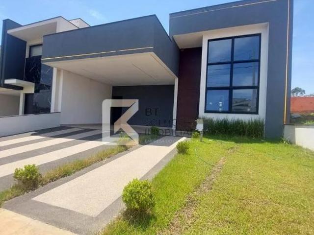 Casa com piscina à venda, churrasqueira, 3 suítes, 2 vagas de garagem, Área Gourmet, Condomínio Park
