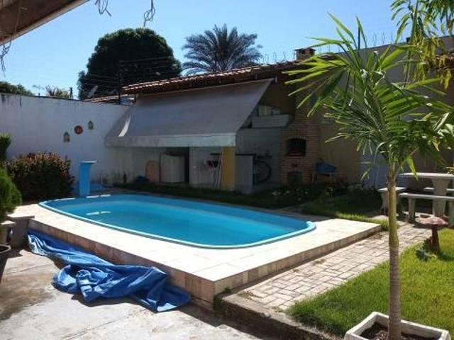 Casa com Piscina á Venda em Atibaia 3 Quartos, Mobiliado Churasqueira