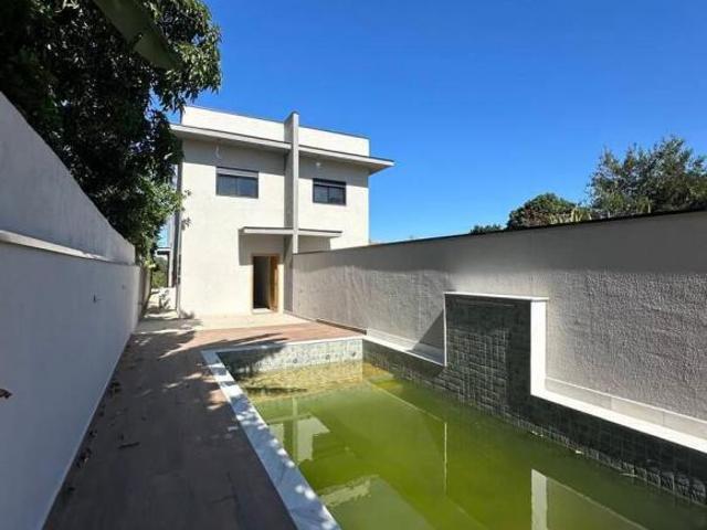 CASA COM PISCINA À VENDA EM ATIBAIA – SP