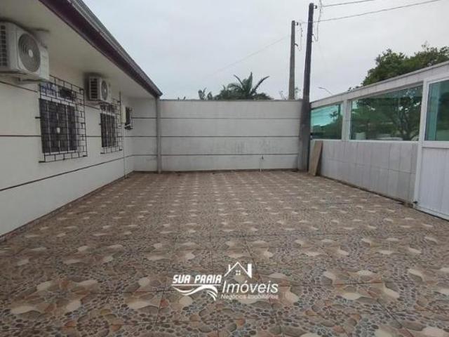 Casa com piscina a venda em Guaratuba