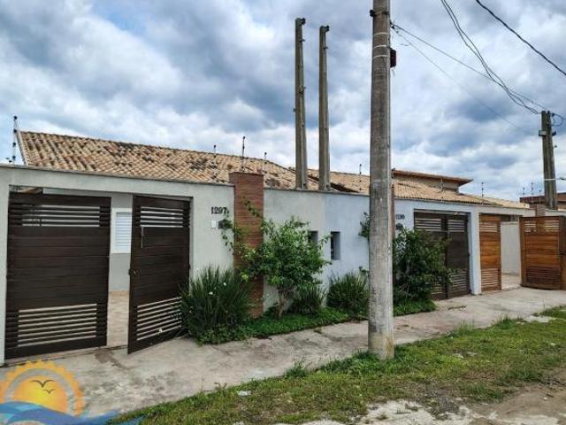 Casa com piscina à venda em Itanhaém no Jardim Itapel, 2 dormitórios 1 suíte, churrasqueira e porc
