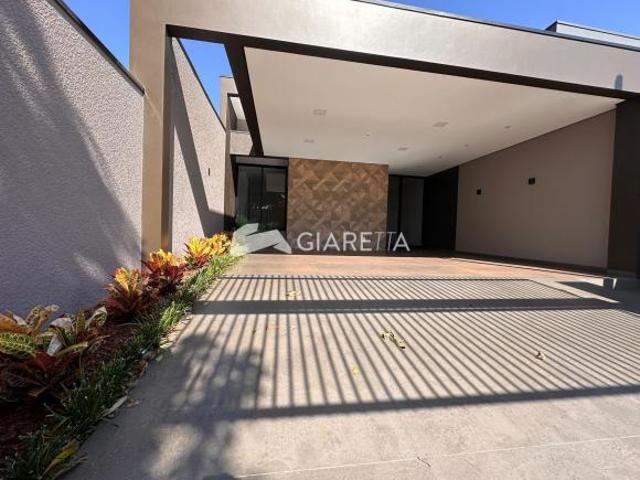 Casa com piscina à venda em ótima localização na VILA BECKER, TOLEDO PR