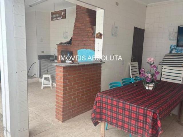 Casa com Piscina à venda em Mongaguá