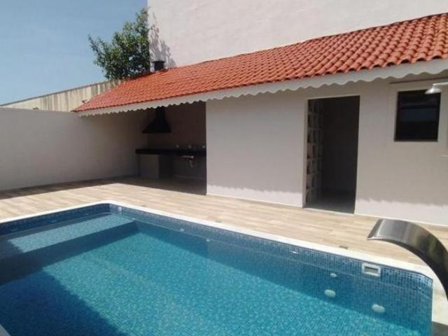 Casa com piscina a venda em Peruibe