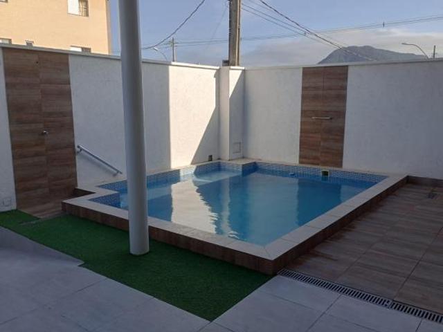 CASA COM PISCINA A VENDA EM PERUIBE/SP