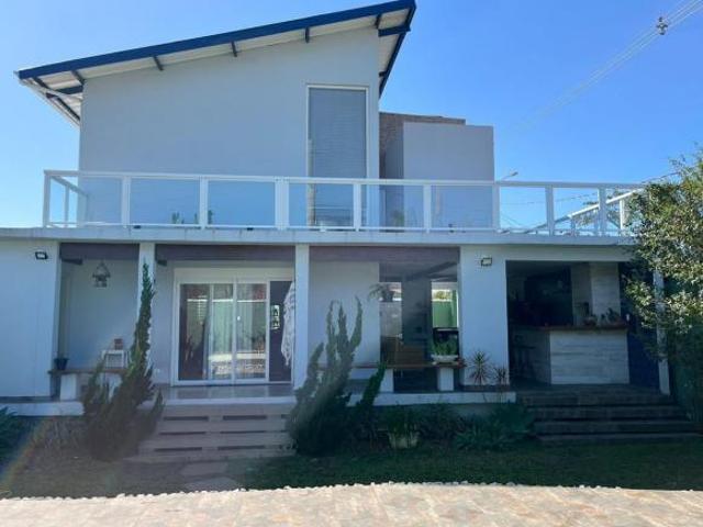 Casa com piscina a venda no Cibratel II Itanhaem lado praia
